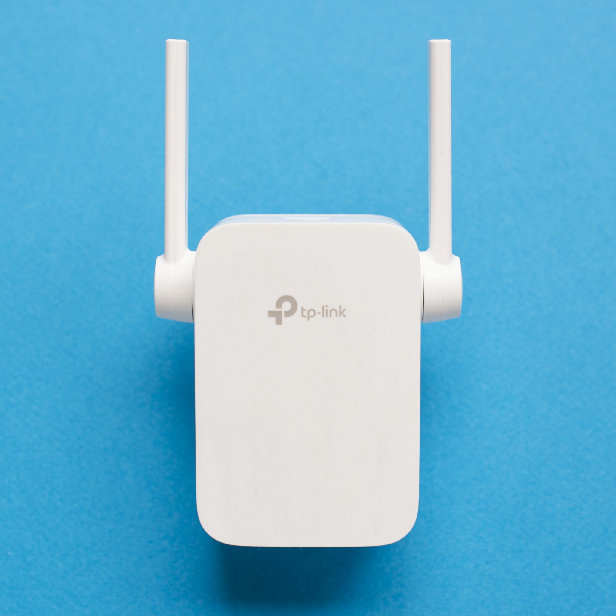 TP-Link AC1200 Wi-Fi Range Extender RE305 Review - 2023